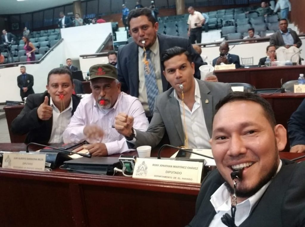 ENTRE LLAMAS Y PITORETAS - El Pulso